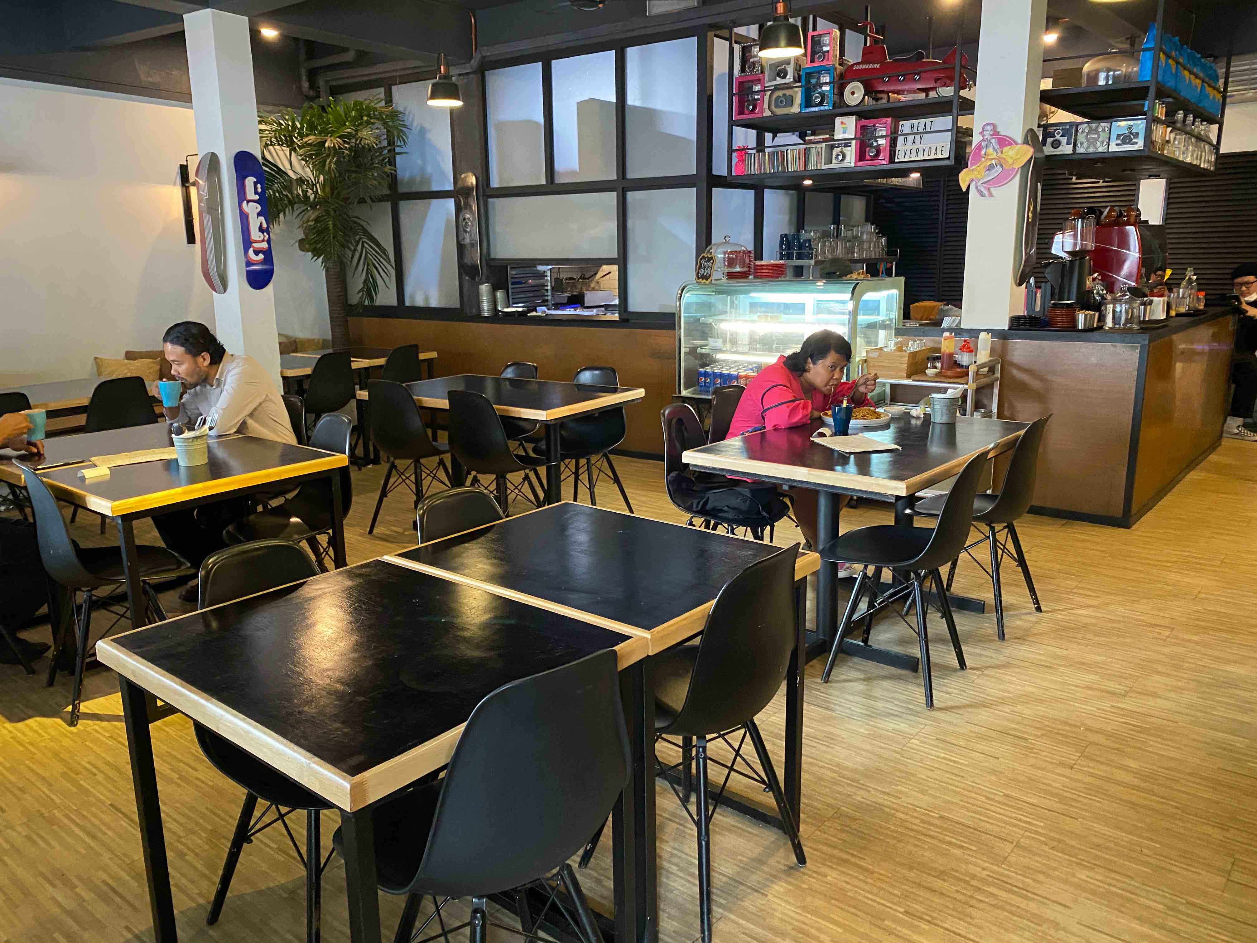 Grafa Cafe & Restaurant, Kafe, Petaling Jaya | YummyAdvisor