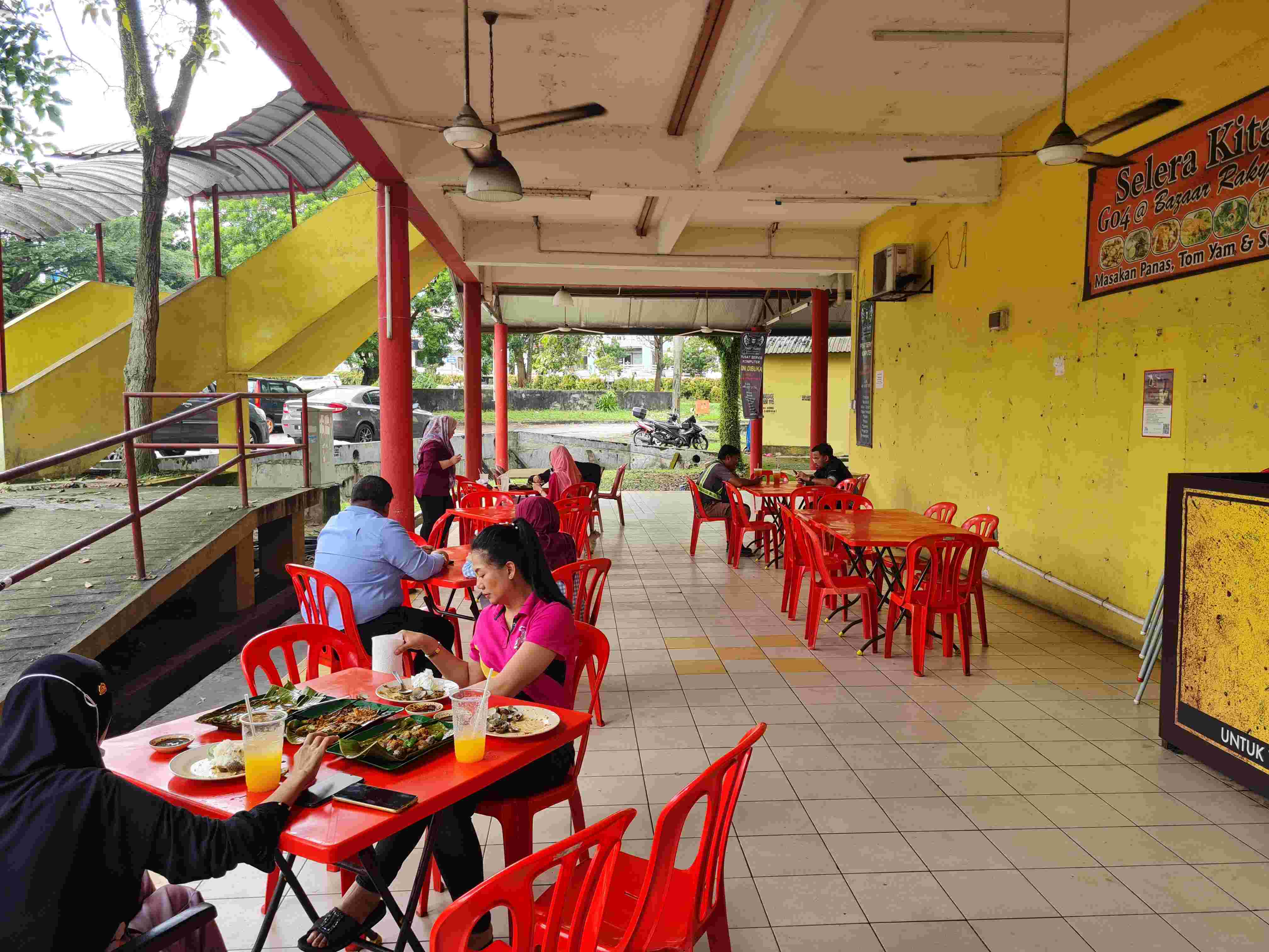 Ikan Bakar Omak Den, Seafood restaurant near me in Seri Kembangan ...
