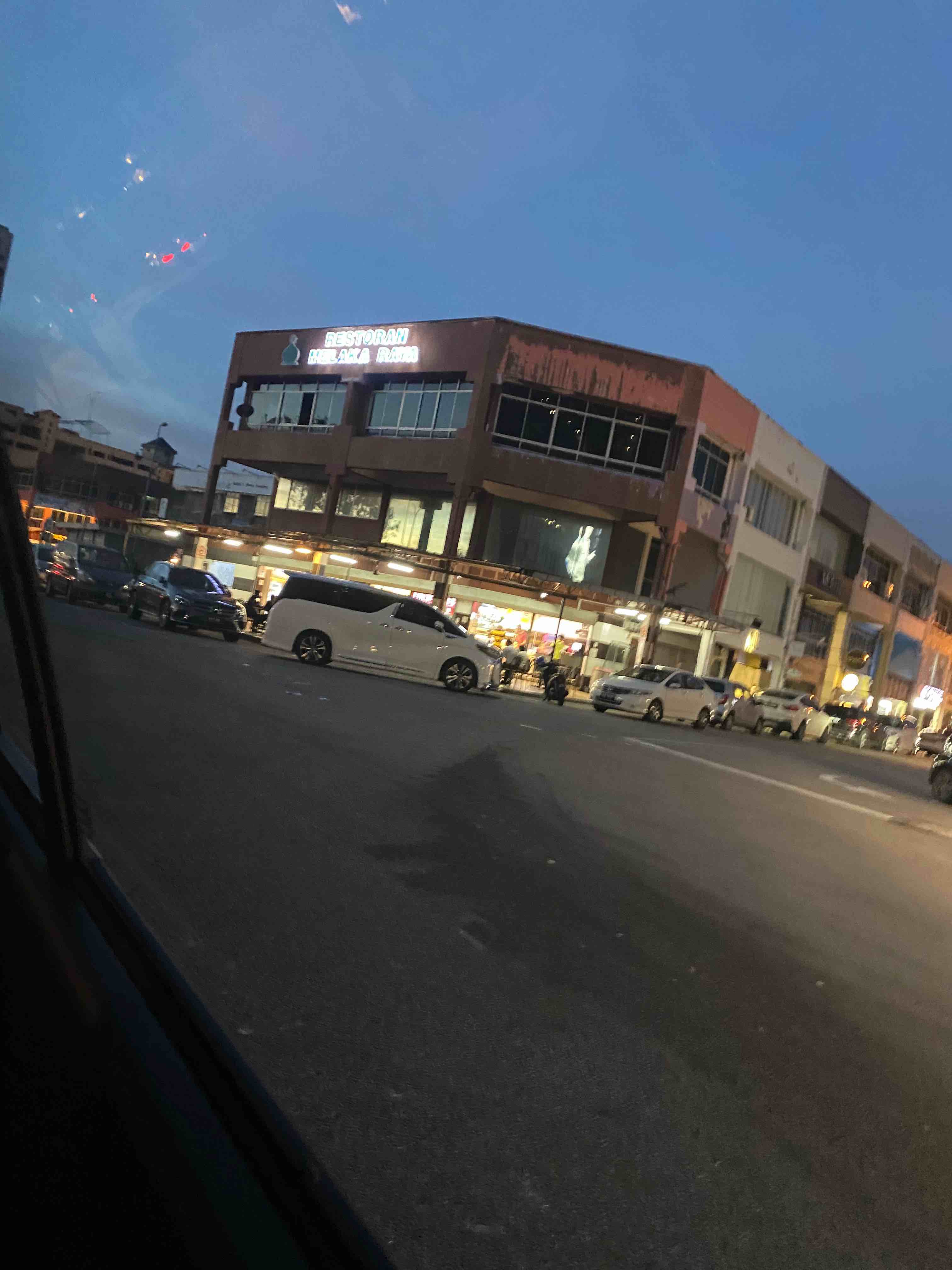 Restoran Melaka Raya, Restaurant, Melaka | YummyAdvisor