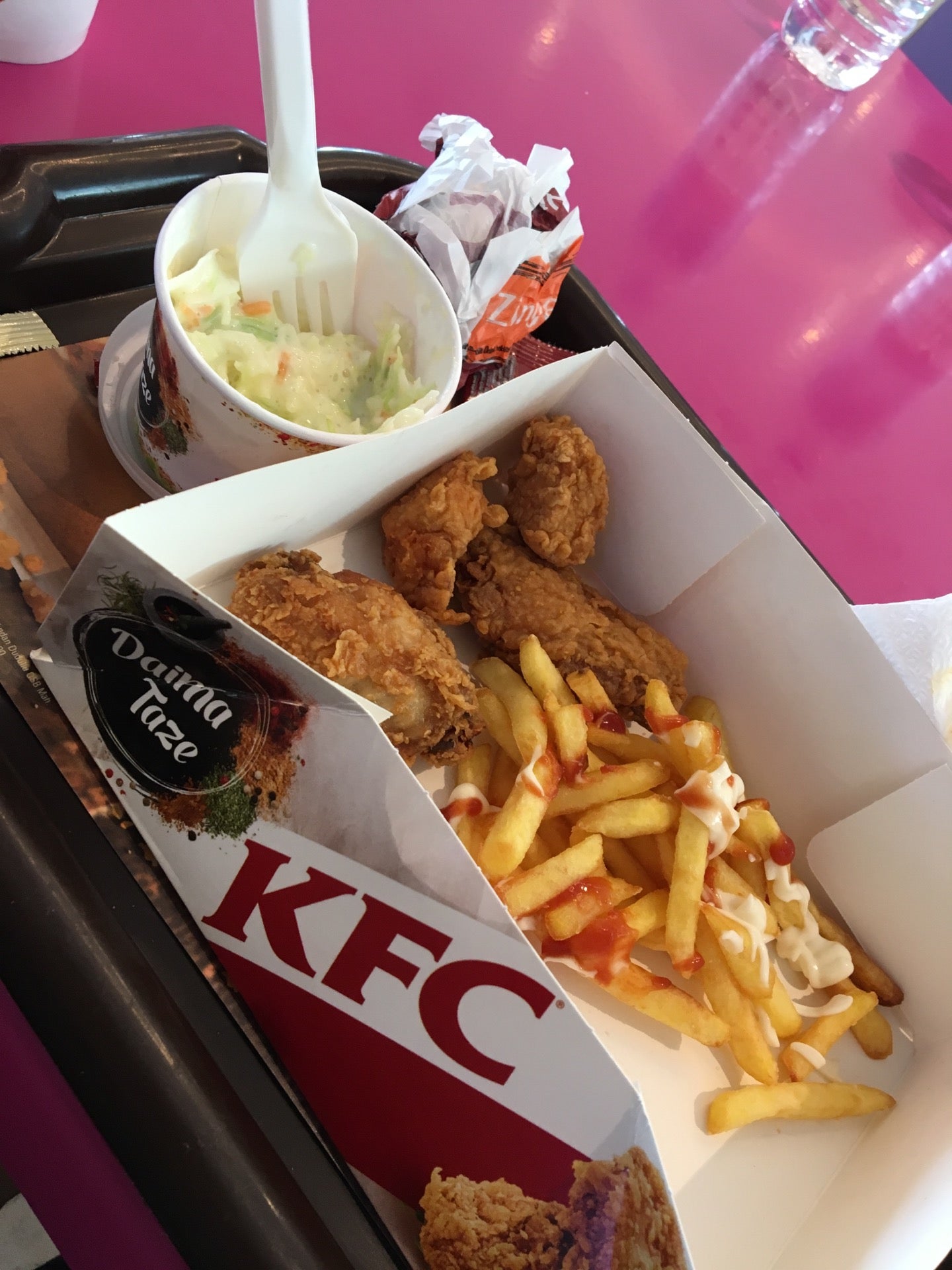 Torium KFC menü fiyatları 2022-2023.Saadetdere, İstanbul Yemek ...