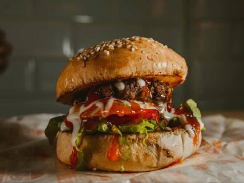 KAMPUNG BURGER JEMBATAN BESI terdekat - Restoran dan Tempat Makan Cepat ...