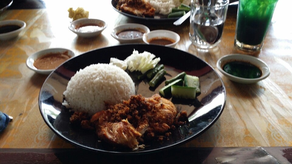 Kampung Nyabor Kopitiam, Breakfast restaurant near me in Sibu ...
