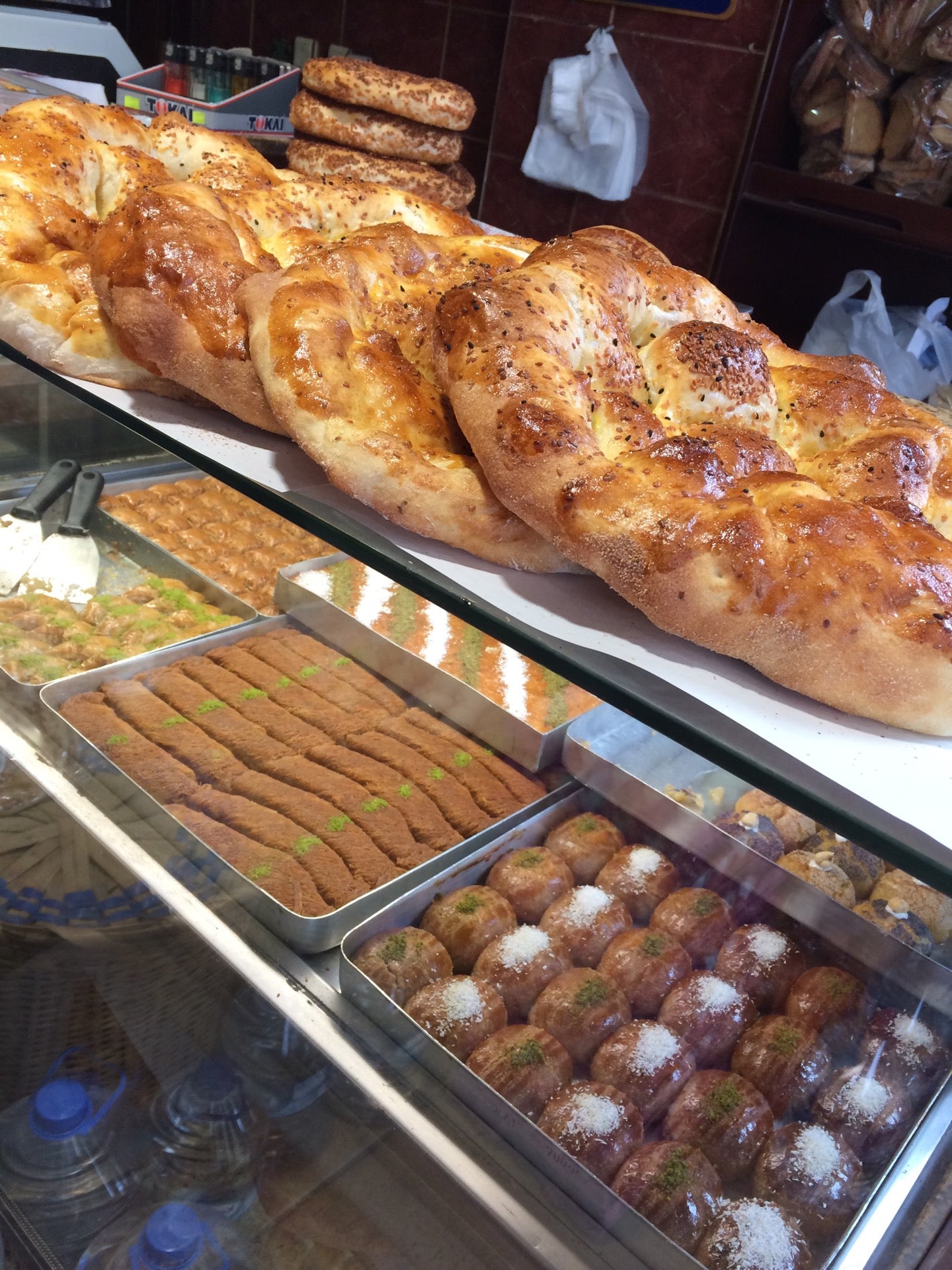 Cakiroglu Odun Ekmek Firini menü fiyatları 2022-2023.Cevizli, İstanbul ...