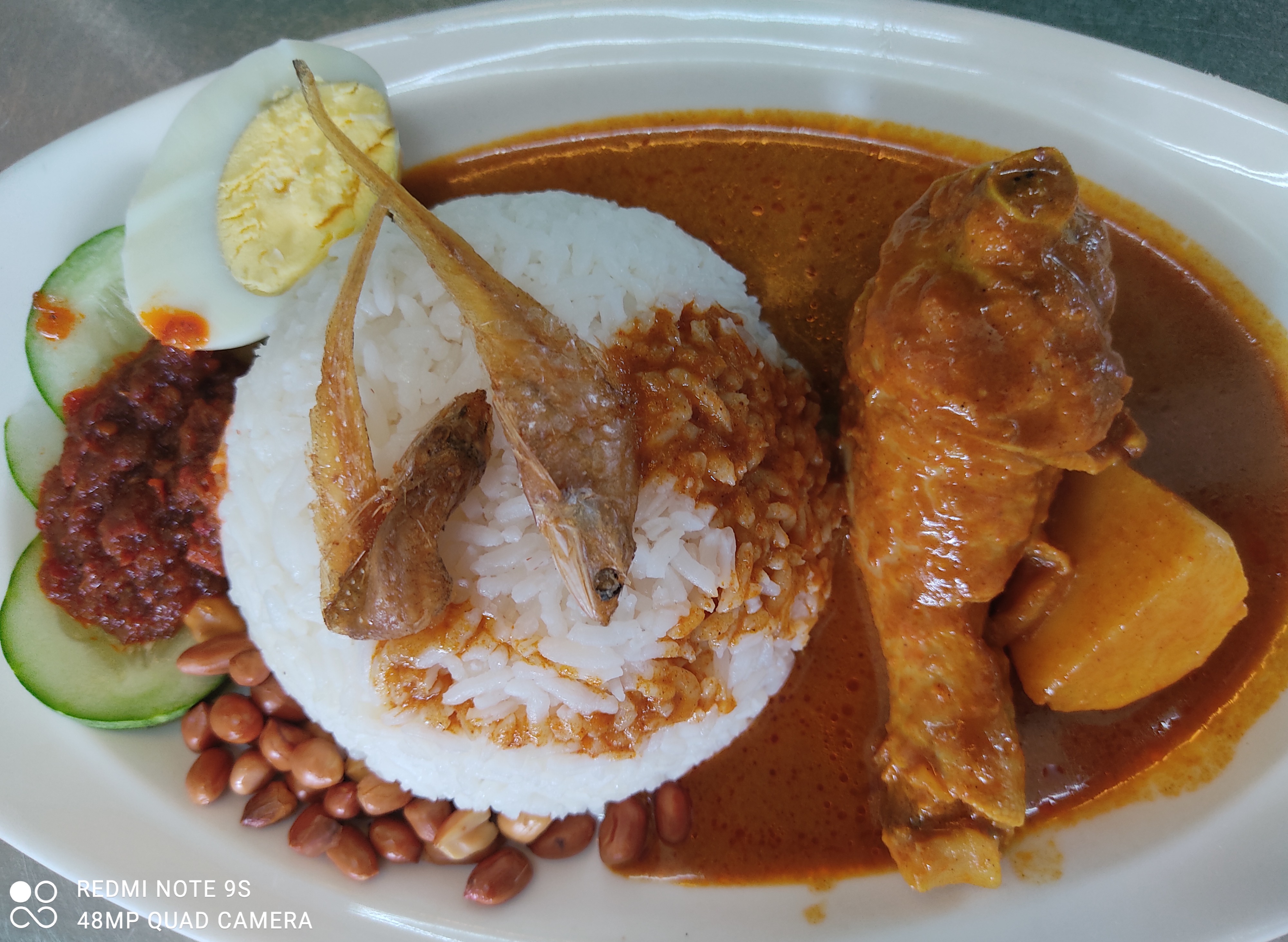 Nasi Lemak Berlauk (Muslim Food) @ 313 Lucky Cafe, Malaysia, Kuching | YummyAdvisor