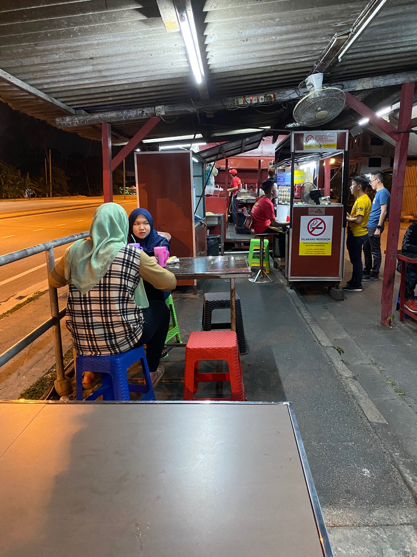 Njoy Burger Ayam, Restaurant, Batu Maung | YummyAdvisor