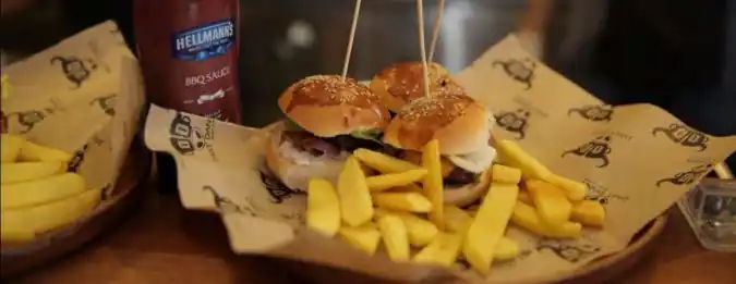 Daily Dana Burger & Steak yeri ve telefon numarası.Barbaros, İstanbul ...