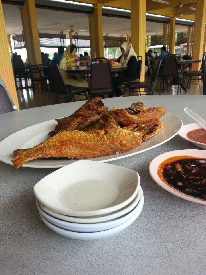 Restoran Nelayan Terapung Ujung Batu, Lunch, Butterworth | YummyAdvisor