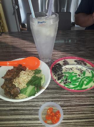 218 Hainanese Chicken Rice, Kafe, Kuching | YummyAdvisor