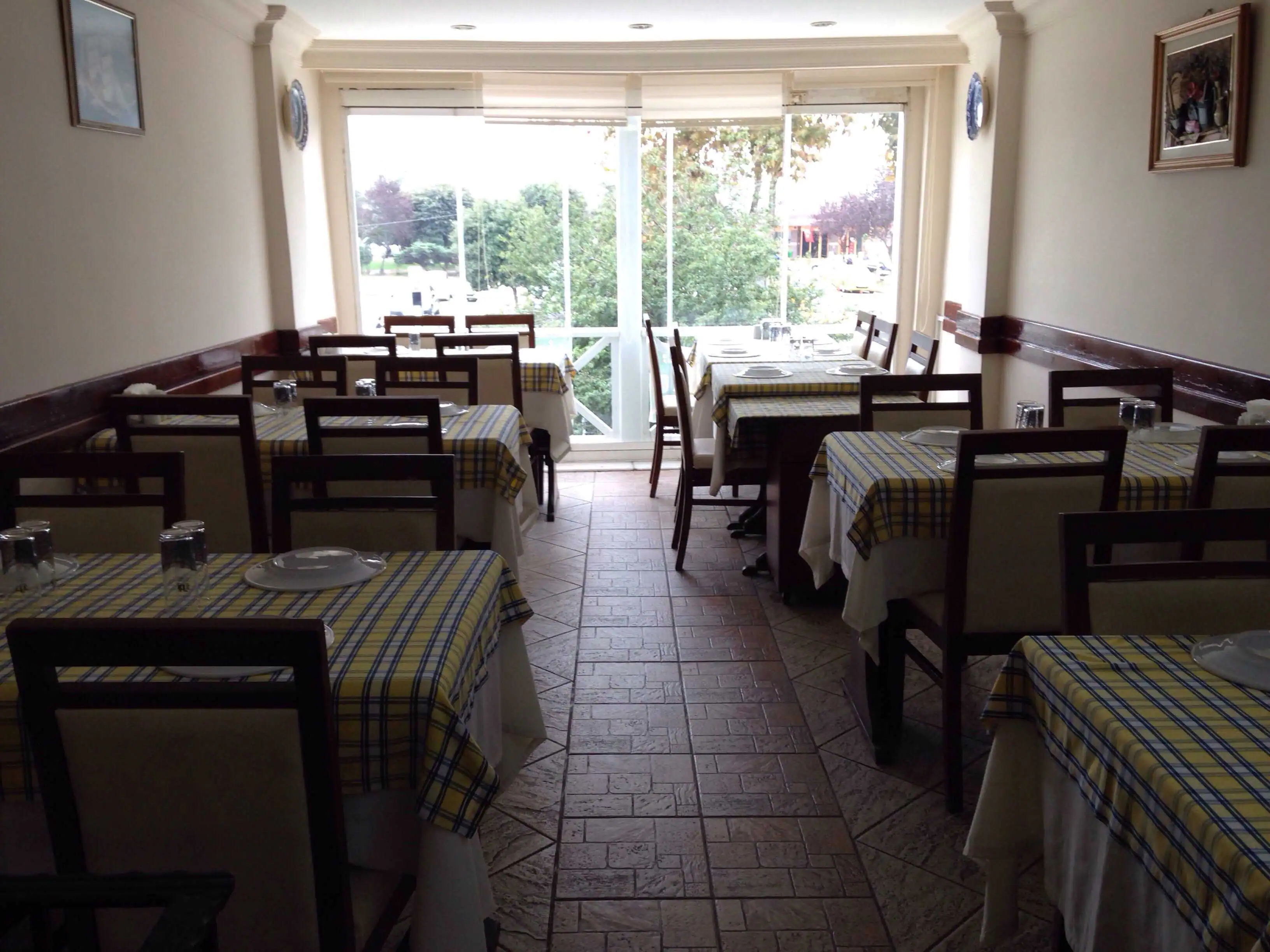 Kale Restaurant menü fiyatları 2022-2023.Cami, İstanbul Fresh Fish ...