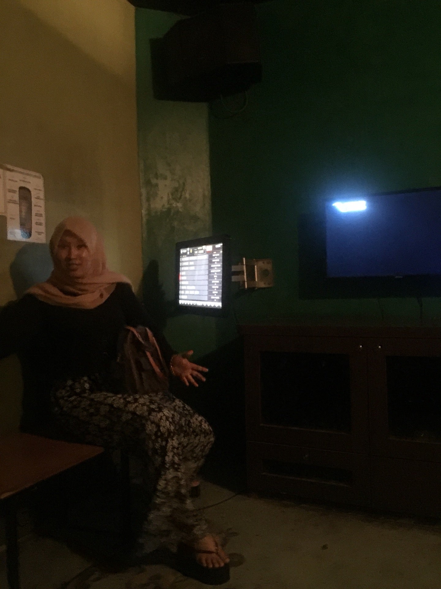 Karaoke Manjung (Family Karoeke), Bar, Sitiawan | YummyAdvisor