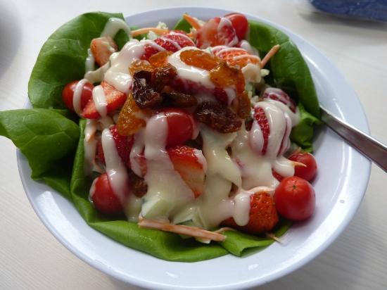 Strawberry Moment Dessert Cafe, Kafe, Karak | YummyAdvisor