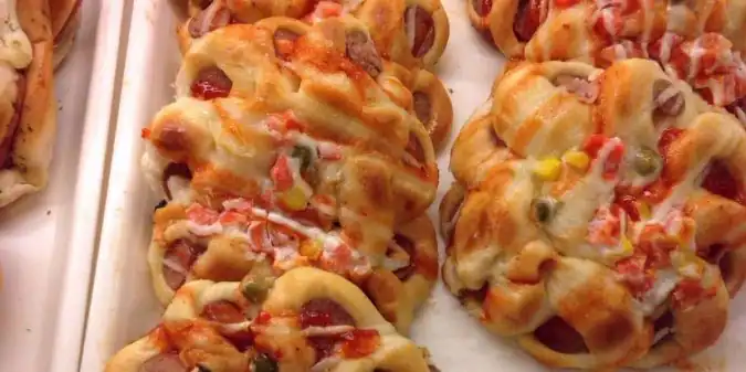 Four Leaves menu and price 2022-2023 | YummyAdvisor