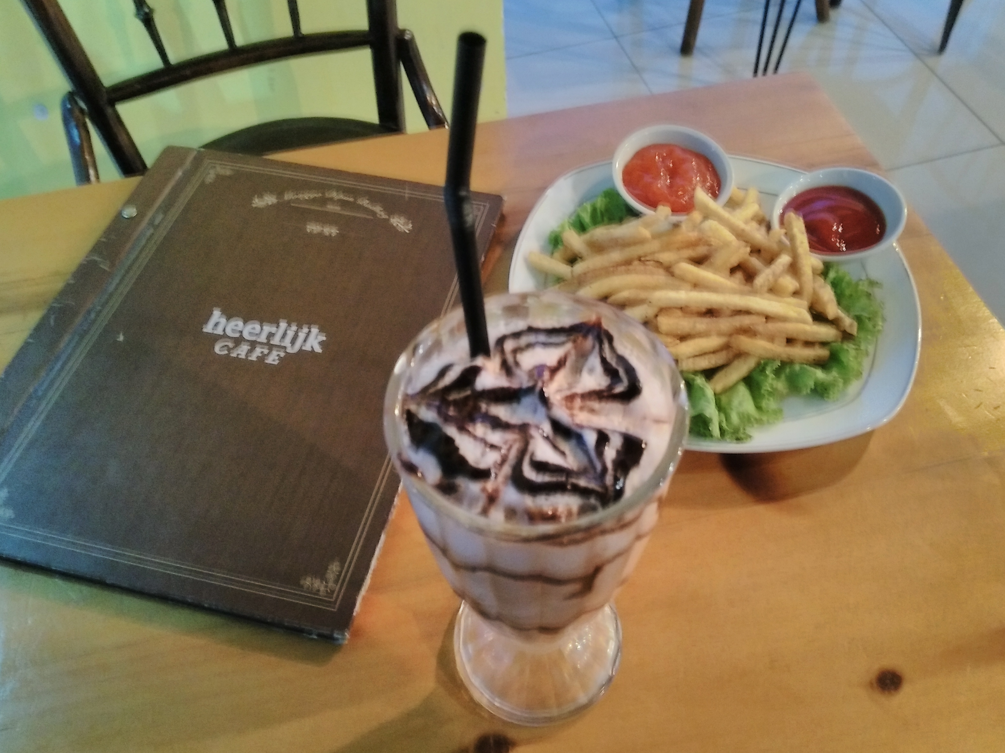 Heerlijk Cafe - Red Planet Hotel terdekat - Restoran dan Tempat Makan ...