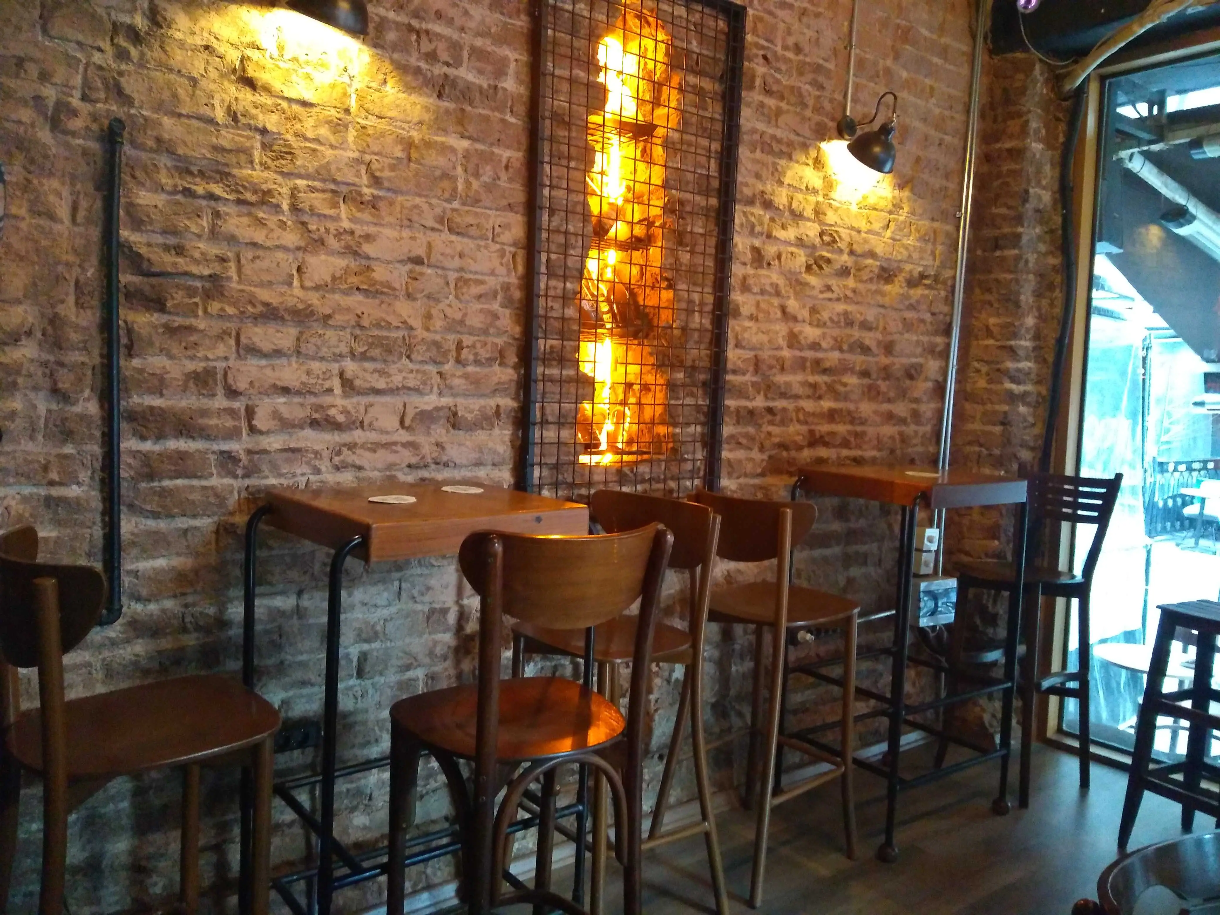 Street Pub yeri ve telefon numarası.Cihangir, İstanbul restoran ...