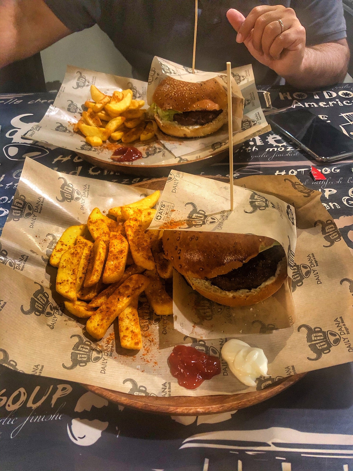 Daily Dana Burger & Steak menü fiyatları 2022-2023.Madenler, İstanbul ...