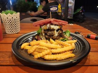 Wachaa Burger & Grill @ FunFruits, BBQ, Batu Pahat | YummyAdvisor
