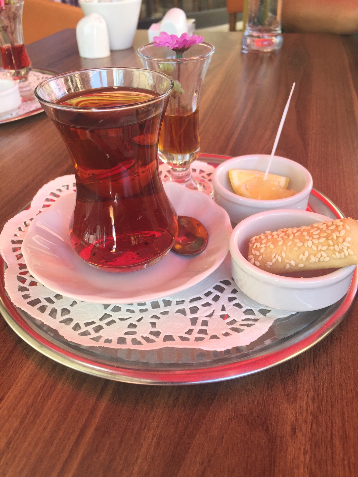 Rene Motto Cafe & Bistro yeri ve telefon numarası.29 Ekim, Bursa ...